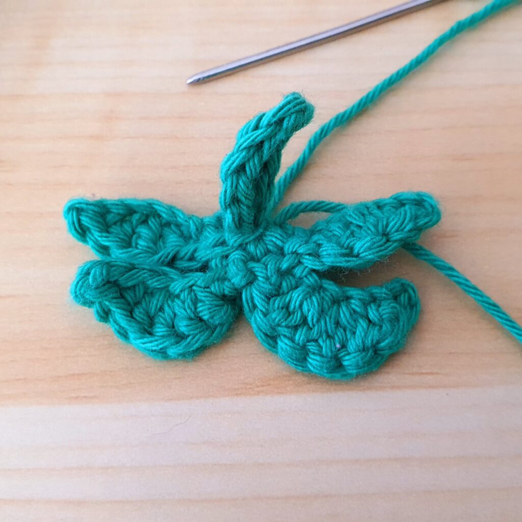 Let's crochet a Strawberry Cat Memo Pad Holder - Atelier Delilah